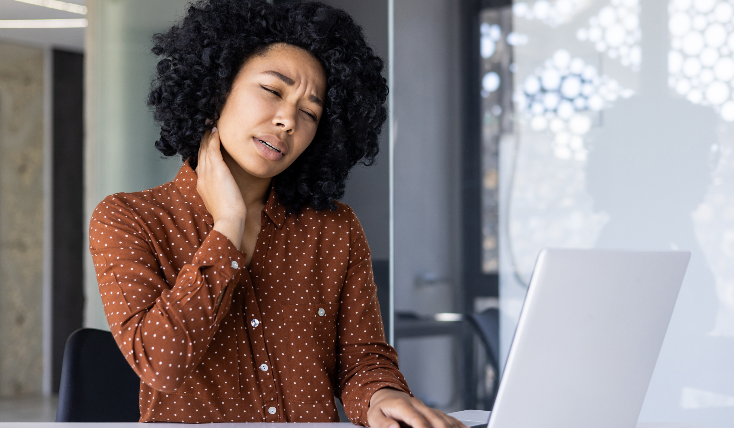 A importância da ergonomia nos equipamentos de TI para a saúde dos colaboradores